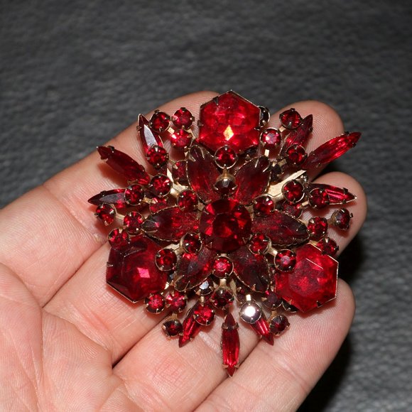 Cathe | Jewelry | Cathe Signed Big Red Rhinestone Flower Brooch ...